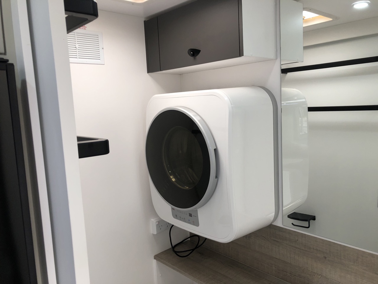 Franklin Razor 200 Caravan – Explorer Caravan Sales Adelaide