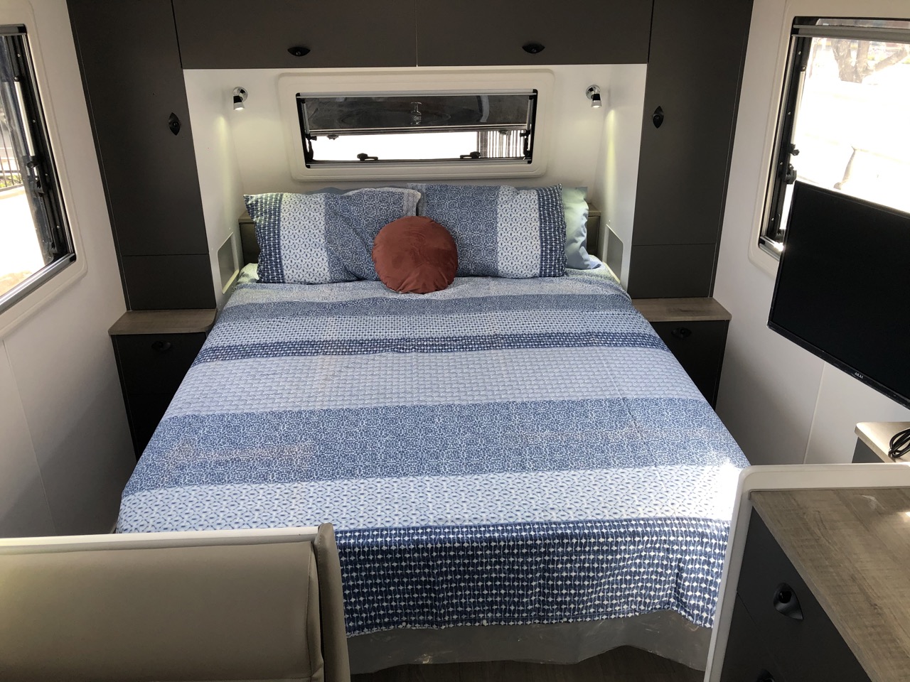 Franklin Razor 200 Caravan – Explorer Caravan Sales Adelaide