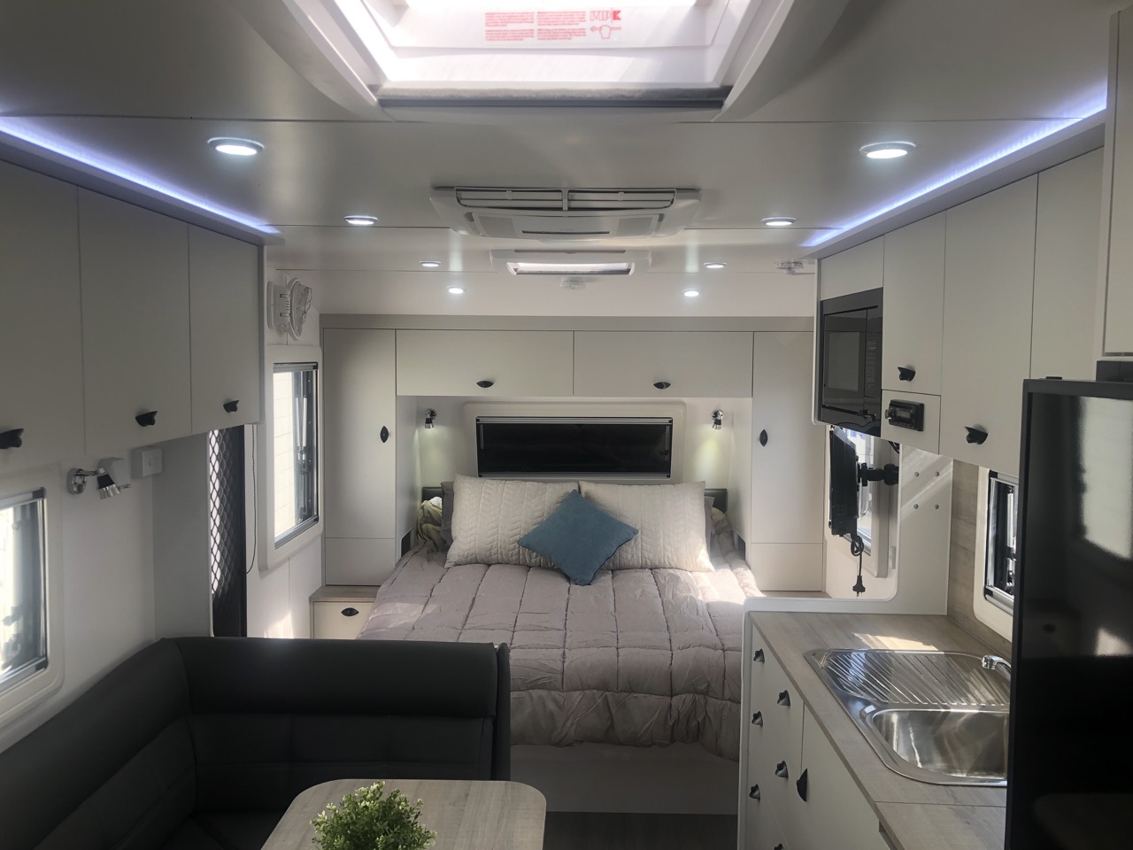2023 Franklin Razor 220 3 Bunk Family Caravan – Explorer Caravan Sales ...